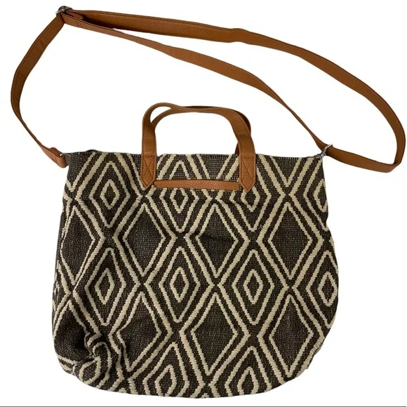 thirty-one | Bags | Thirtyone Window Shopper Crossbody Geometric Weave ...